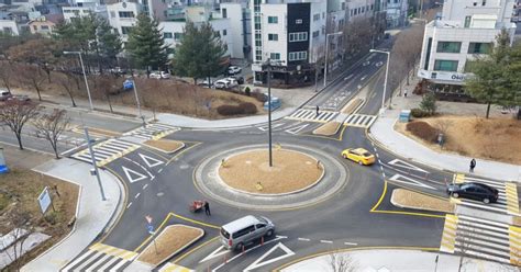 도로교통공단 올바른 회전교차로 통행 방법은
