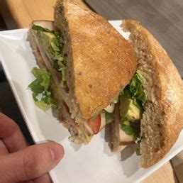 CafÉ Zupas Updated July 2026 93 Photos And 219 Reviews 613 E 400th
