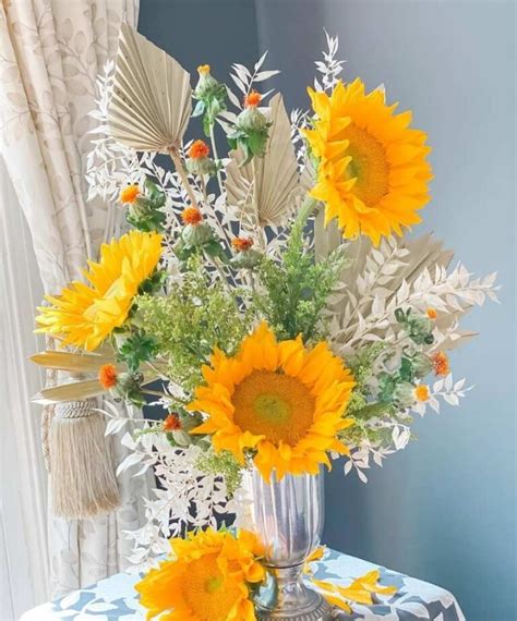 27 Fresh Sunflower Arrangements For A Welcoming Home