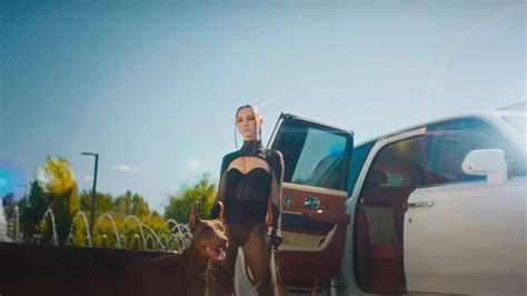 Videoclip Mira X Uzzi 16 Ani