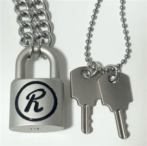 新品、未使用セックスピストルズsex Pistols シドヴィシャス着用チェーン メルカリ