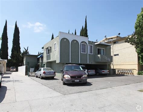 13948 Vanowen St Van Nuys Ca 91405 Loopnet