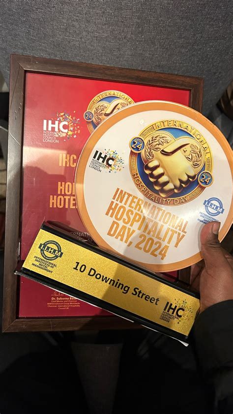 Vignesh Arumugam On Linkedin Got Award From Iihm And Ihc Best Examplary