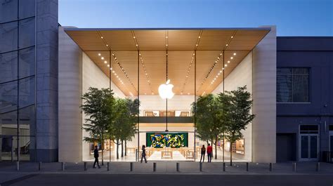 Lenox Square Apple Store Apple
