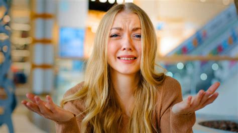 People Who Always Say These 11 Things Stay Broke No Matter How Much Money They Make Yourtango