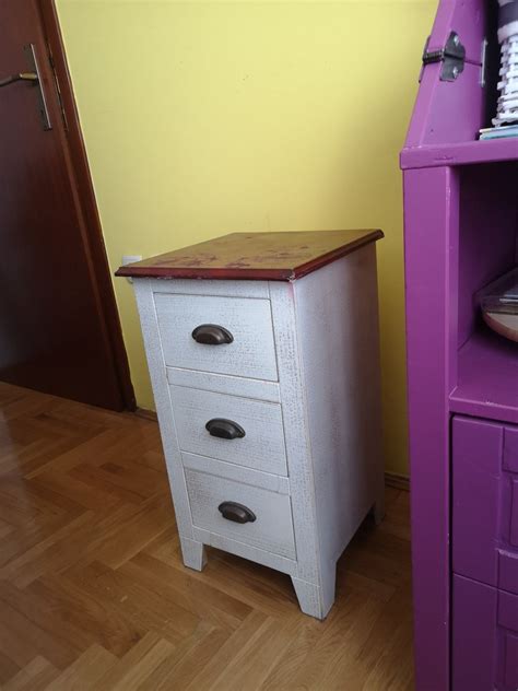 Drveni Noćni Ormarić