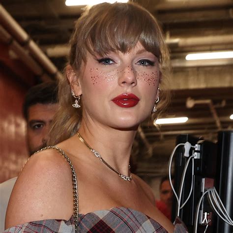 Taylor Swift Wore These Glitter Freckles Everyones Talking About