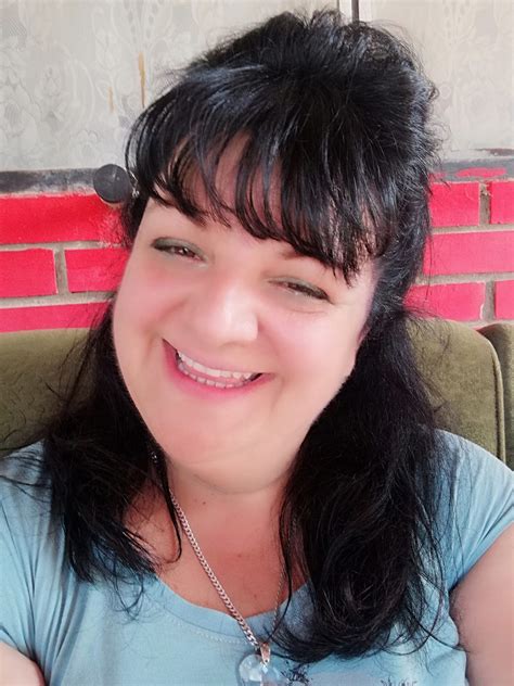 A Ako Te Zanima Ko Je Tvoja Sudbina Javi Se Violeta Tacić Jevremovic Vlasnica Agencije Za