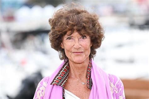 Chrystelle Labaude Alias Élisabeth Bastide Lactrice Dun Si Grand Soleil Est Elle En Couple