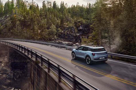 New Ford Explorer Is Crucial European Focused Suv With Rugged Styling Move Electric