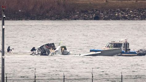 Washington Dc Plane Crash Live Updates Air Traffic Controllers