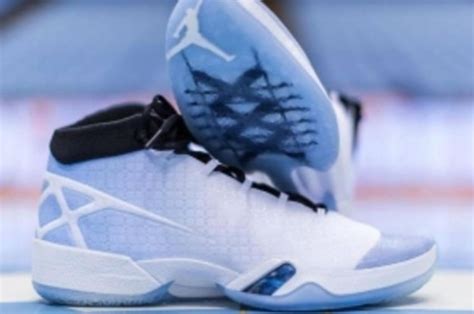 The Air Jordan XXX Wears MJ S Babe Colors Complex