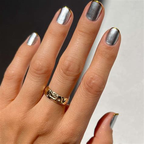 28 Short Chrome Nail Ideas For A Gorgeous Glazed Manicure