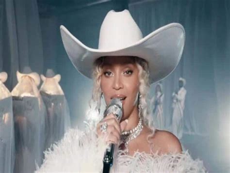 Beyoncé Triunfa Con Show De Medio Tiempo En El Nfl Christmas Gameday