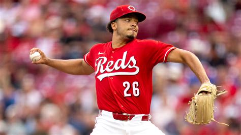 Reds News Cincinnati Chase Burns Agree To 105 Million Contract Extension