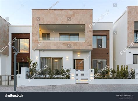 Modern Minimalist House Exterior