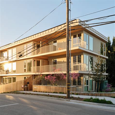 Neural Sleeve Is A Bionic Leg Wrap That Uses Ai To Correct Walking Patterns