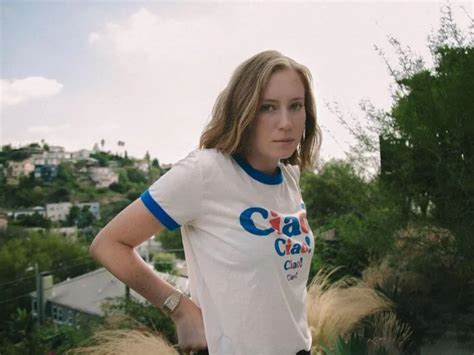 Hannah Einbinder Measurements Bio Height Weight Shoe And Bra Size