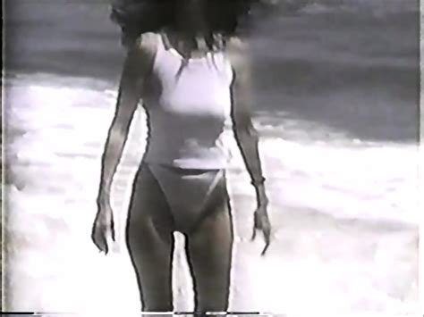 Sexyjeanied Beach Exhibitionist