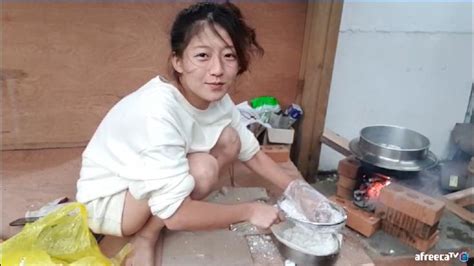 솥단지로 백설기 떡 찌기x쓰레기장청소x취두부먹방 Soop Vod