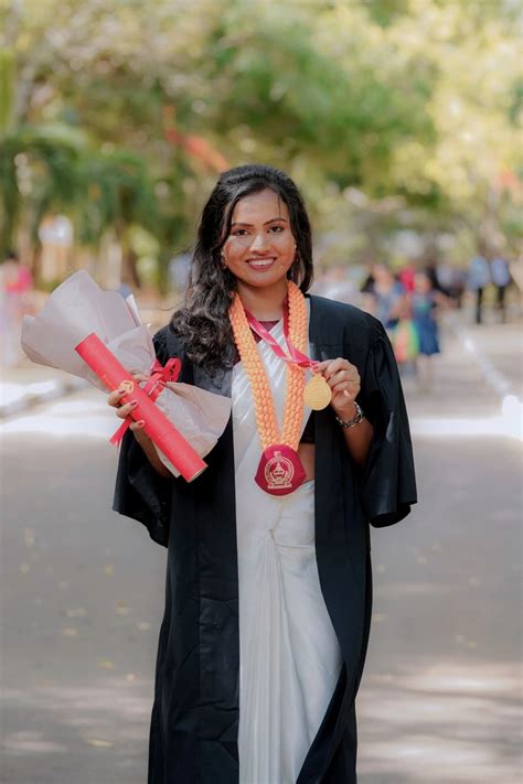nipuni nanayakkara on linkedin graduation rajaratauniversity