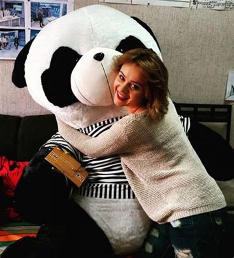 შორენა ბეგაშვილის შვილისთვის საჩუქრად რუსთავი 2 ში პანდა მიიყვანეს