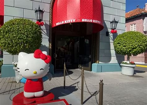Hello Kitty Store Reopens At Universal Studios Florida