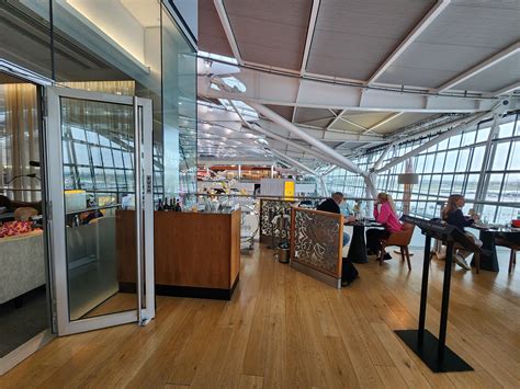 An Aa Ck At Ba Concorde Lounge At Lhr Ramericanairlines