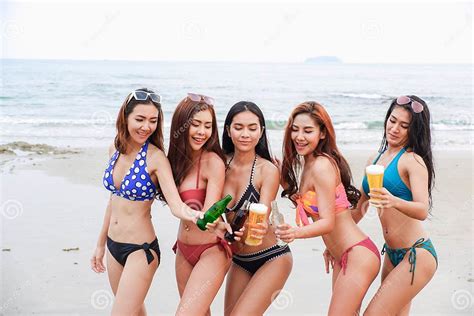 Bikini Party Seaside Enjoy Meeting Group Friends Having Fun Dancing And