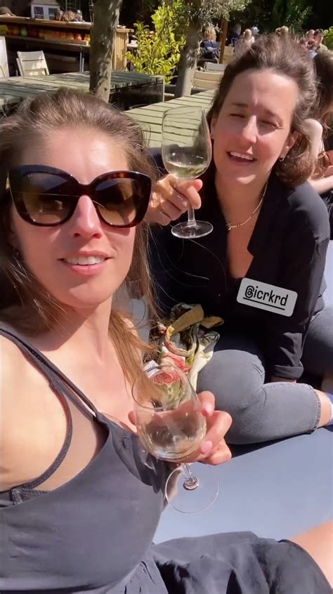 Marieke Elsinga Laat Gedeeltelijk Haar Sexy Bh Zien Het Bner Archief