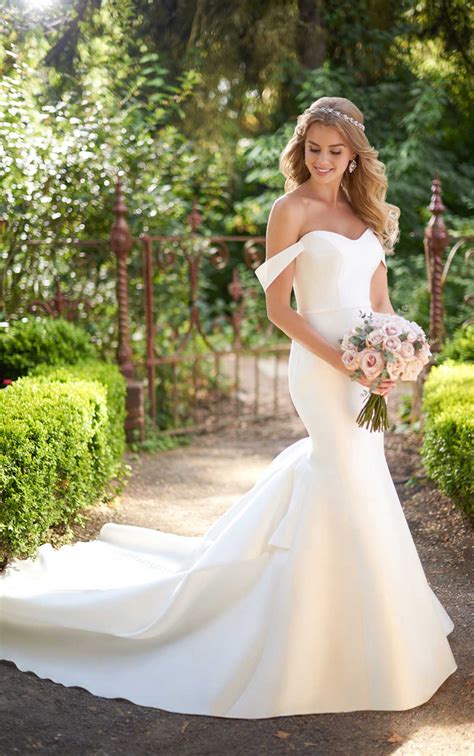 Simple And Classic Wedding Dresses Our Favourites