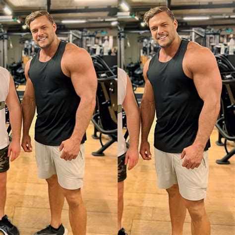 Alan Ritchson En 2025 Hombres Famosos
