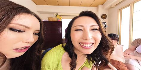 3dsvr 1002 Vr Sod Vr Hot Sexually Pent Up Apartment Wives Get Fucked