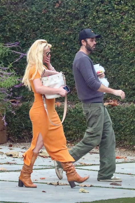 Britney Spears Orange Dress Braless Boobs Curvy Hot Celebs Home