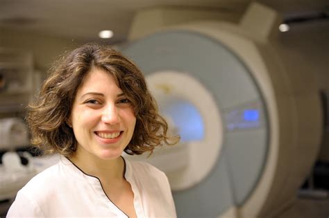 New Approach Simultaneously Measures Eeg And Fmri Connectomes