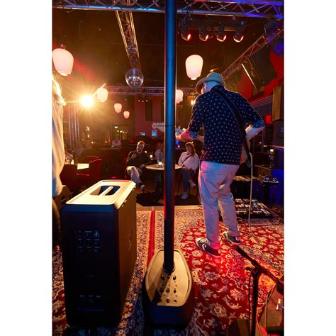 Bose L1 Pro32 Portable Line Array System Mit Aktivem Sub1 Bassmodul Bose L1 Pro32 Portable Line Array System Mit Aktivem Sub1 Bassmodul