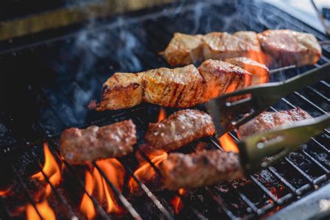 The Differences Between Grilling And Broiling
