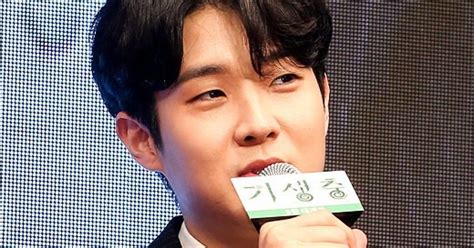 포토 최우식 서글서글한 미소