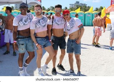 2465 Imágenes De Gay Beach Party Imágenes Fotos Y Vectores De Stock