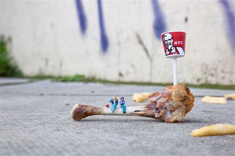 The Little People Project By Slinkachu 22 Photos Twistedsifter