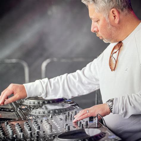 Dj Darryl Wright Added A New Photo Dj Darryl Wright