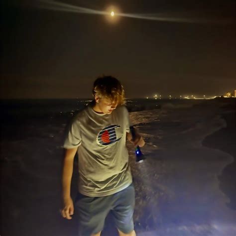 Cayden 🤳🏼 Caydenbrycee Snapchat Stories Spotlight And Lenses