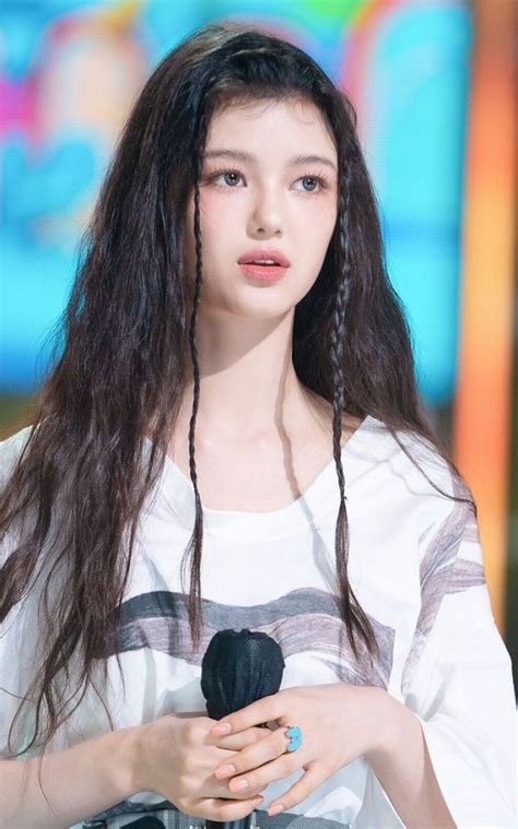 Danielle Marsh Mo Ji Hye 다니엘 Newjeans Biography