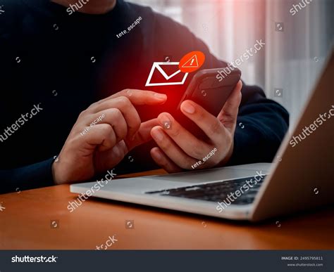 Email Scam Warning Résultats 6 5 Mille Dimages Libres De Droits De Photos De Stock Et D