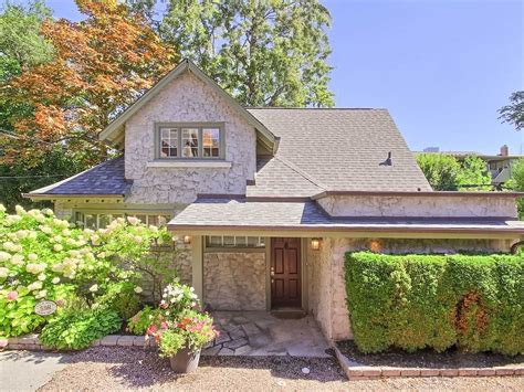 59r Admiral Rd Toronto On M5r 2l4 Zillow
