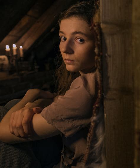 Thomasin Mckenzie Wallpapers 25 Images Wallpapercat