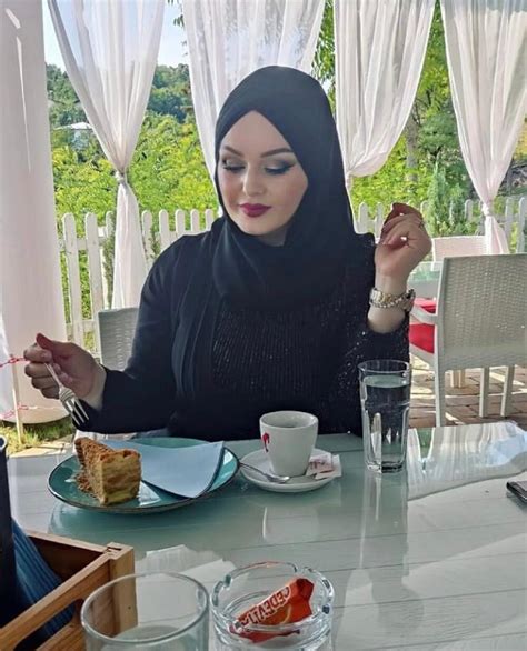 Spisateljica Razija O Teškoj Sudbini Majke