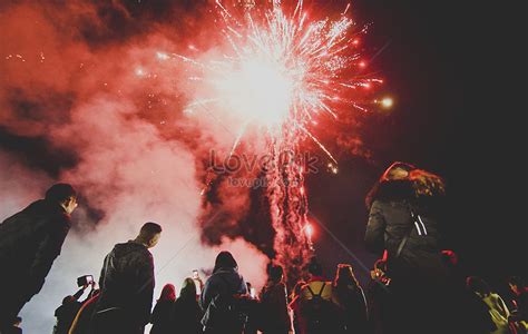 People Who Display Fireworks During The Spring Festival Picture And Hd