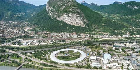 Elias Vlieg Elected Chair Of The Council Of The Esrf The Worlds