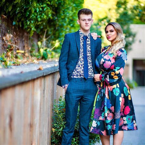Teenager Sets Up Onlyfans Account For His Mom So They Both Can Make